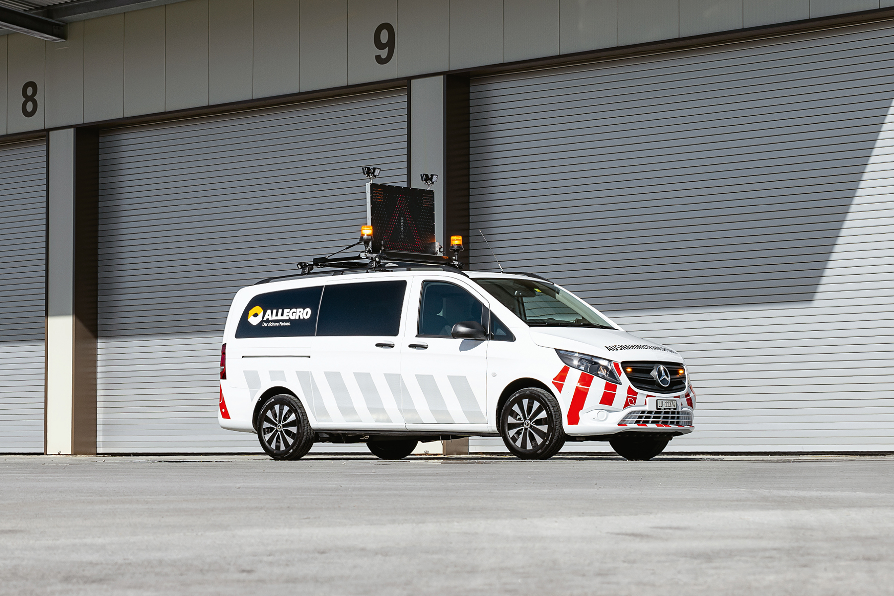 Ausnahmetransport-Begleitfahrzeug ATB